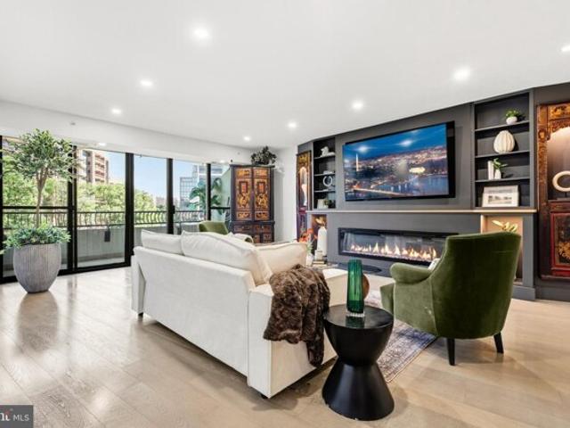 Crystal Dr Apt S, Arlington, Condo For Sale