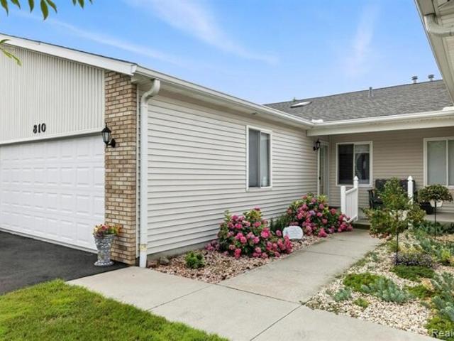 Crystal Ln, Marysville, Condo For Sale