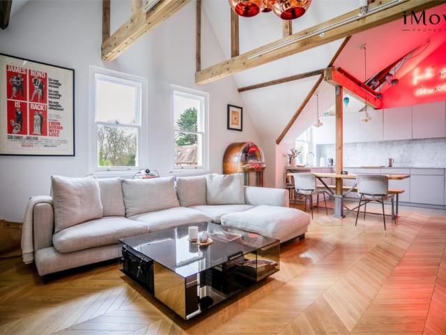 Crystal Palace Park Road, London SE26 3 bed flat to rent £3,450 pcm £796 pw