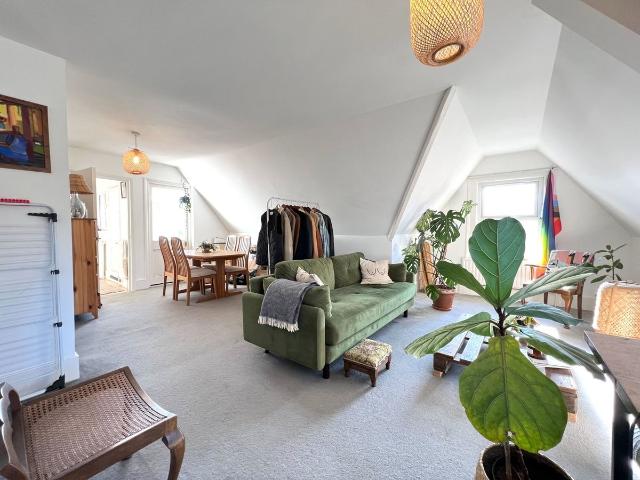 Crystal Palace Park Road, London SE26, 2 bed flat to rent, £1,900 pcm | PrimeLocation