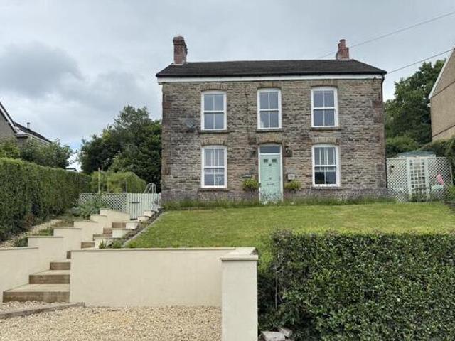 Cwmphil Road, Lower Cwmtwrch, 3 Bedroom Detached