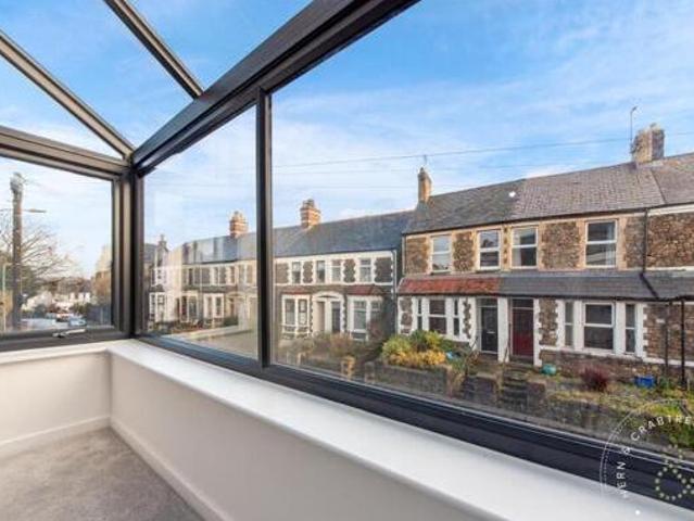 Cwrt Y Llan, Cardiff Road, 2 Bedroom Flat