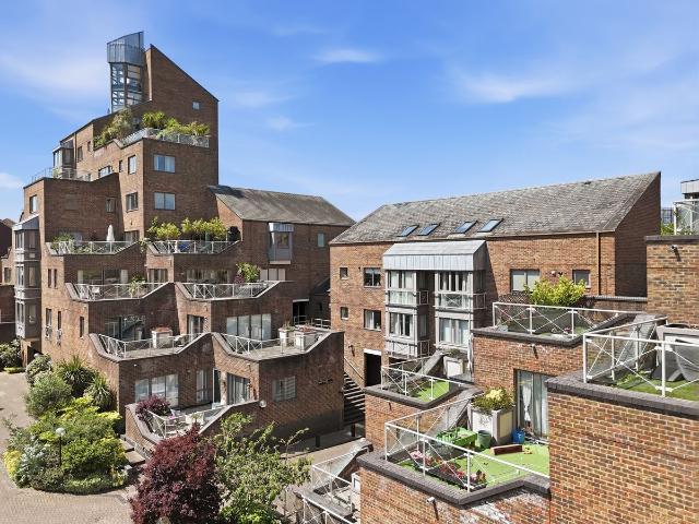 Cumberland Mills Square, Canary Wharf E14, 2 bed flat to rent, £2,600 pcm | PrimeLocation