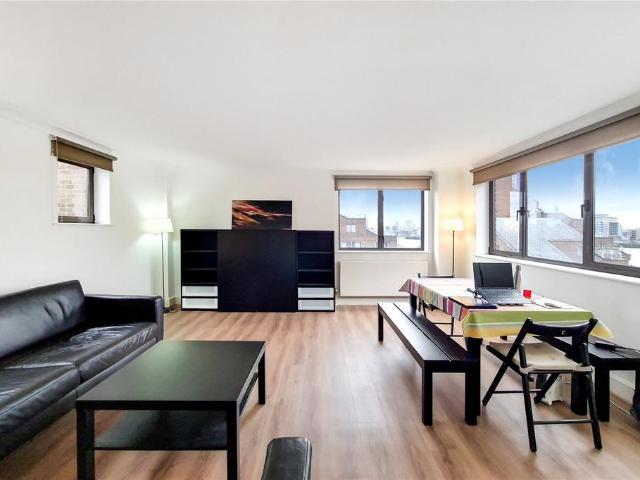 Cumberland Mills Square, London 2 bed flat to rent £2,600 pcm £600 pw