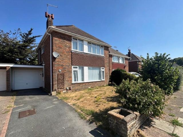 Cumberland Avenue, Worthing BN12, 3 bed detached house to rent, £1,850 pcm | PrimeLocation