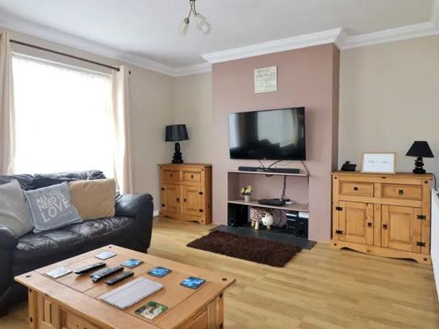 Cumberland Avenue, Goring by Sea, BN12 3 bedroom detached house to rent