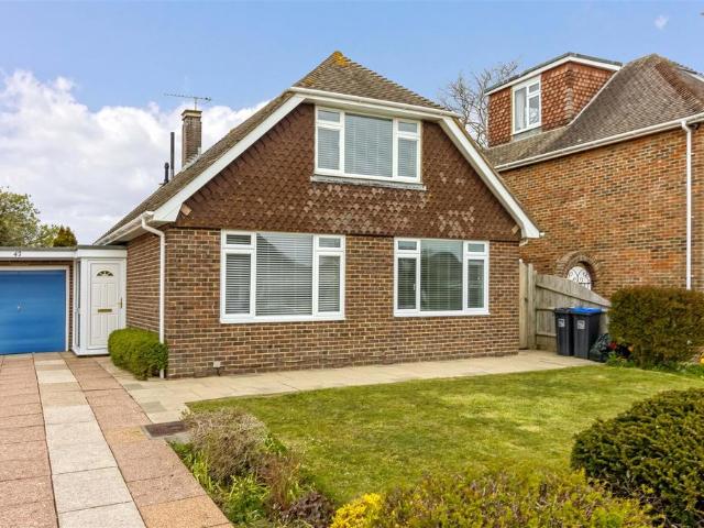Cumberland Avenue, Goring By Sea. 3 bed detached bungalow to rent £2,150 pcm £496 pw