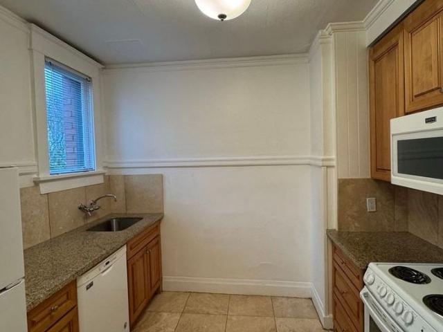 Cumberland Apartments Studio Apartment for Rent at 1405 Sw Park Ave, Portland, OR 97201 Downtown Portland
