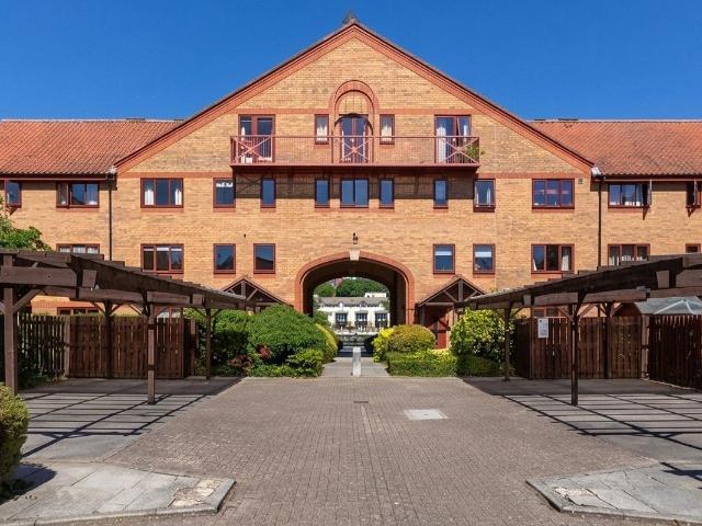 Cumberland Close, Bristol BS1, 1 bed flat to rent, £1,475 pcm | PrimeLocation
