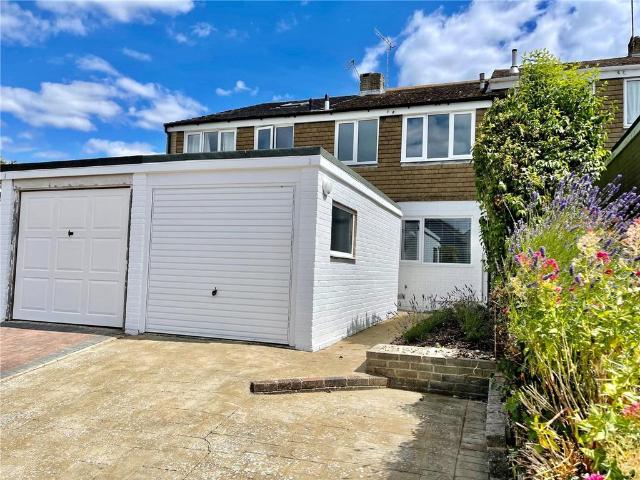 Cumberland Crescent, Angmering, BN16 3 bed terraced house to rent £1,695 pcm £391 pw