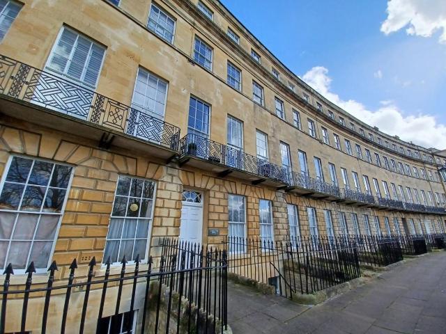 Cumberland House, Norfolk Crescent, Bath BA1, 2 bed flat to rent, £1,750 pcm | PrimeLocation