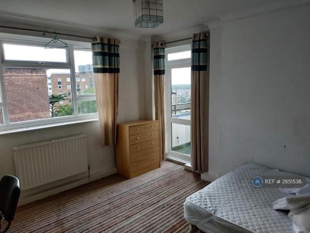 Cumberland House, Kingston Upon. 4 bed flat to rent £2,200 pcm £508 pw