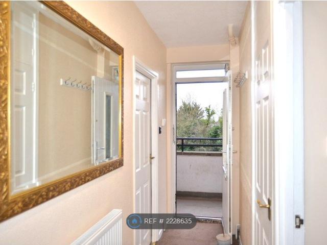 Cumberland House, Kingston Upon Thames KT2, Room to rent, £850 pcm | PrimeLocation