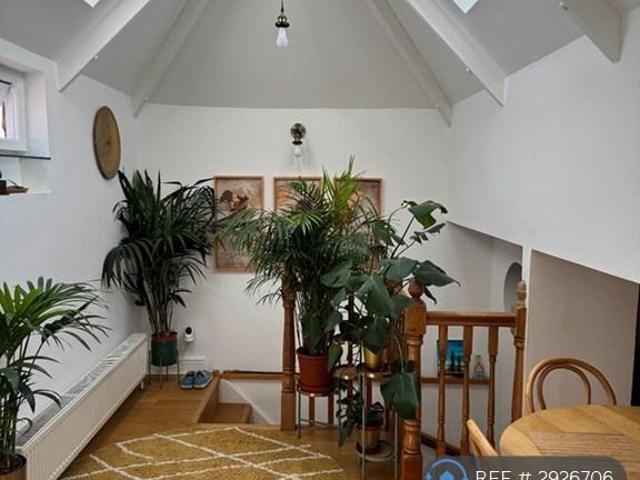 Cumberland Park, London, W3 1 bed flat to rent £1,850 pcm £427 pw