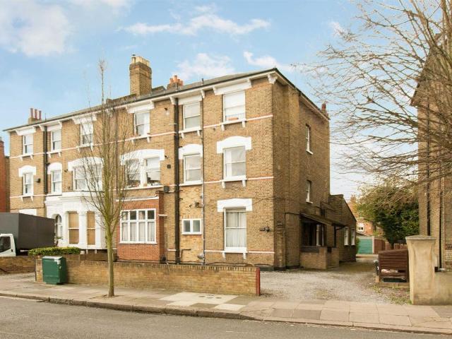 Cumberland Park, London W3, 2 bed flat to rent, £2,100 pcm | PrimeLocation