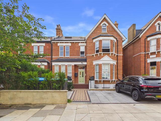 Cumberland Park, London W3, 2 bed flat to rent, £3,000 pcm | PrimeLocation