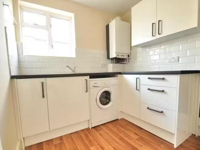 Cumberland Park, London, W3 6SY
