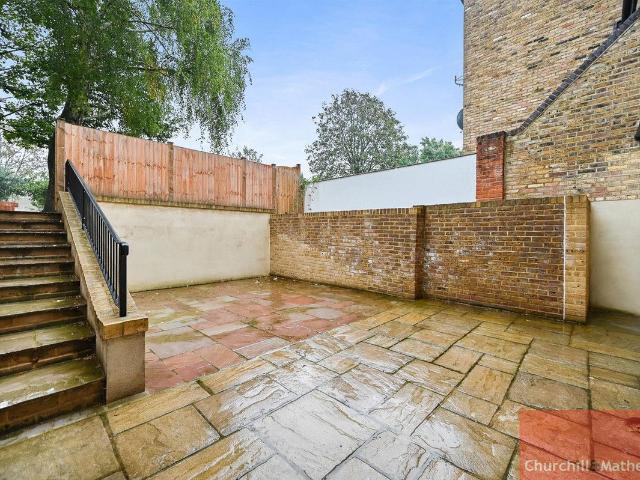 Cumberland Park, London, 6 W3, 2 bed flat to rent, £2,400 pcm | PrimeLocation