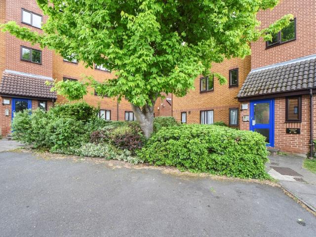 Cumberland Place, London SE6, Studio to rent, £1,250 pcm | PrimeLocation