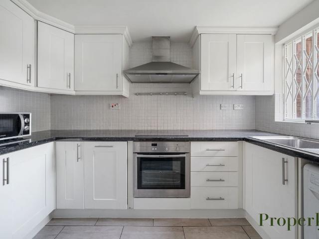 Cumberland Place, Rothesay Court Cumberland Place SE6, 2 bed flat to rent, £1,600 pcm | PrimeLocation