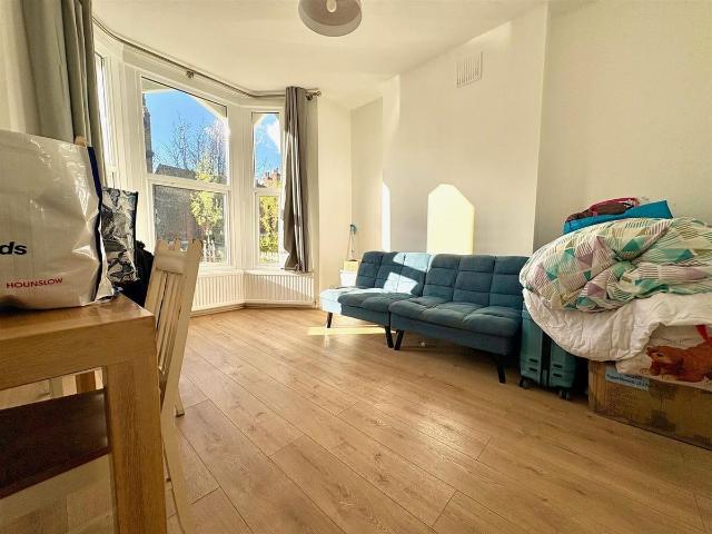 Cumberland Road, Acton W3, 2 bed flat to rent, £2,500 pcm | PrimeLocation