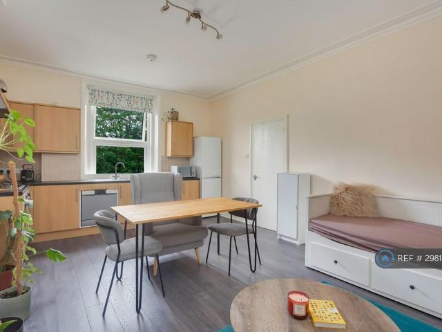 Cumberland Road, London, W3 1 bed flat to rent £1,750 pcm £404 pw