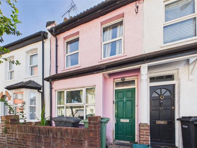 Cumberland Road, Wood Green, London N22 2 bed terraced house to rent £2,050 pcm £473 pw