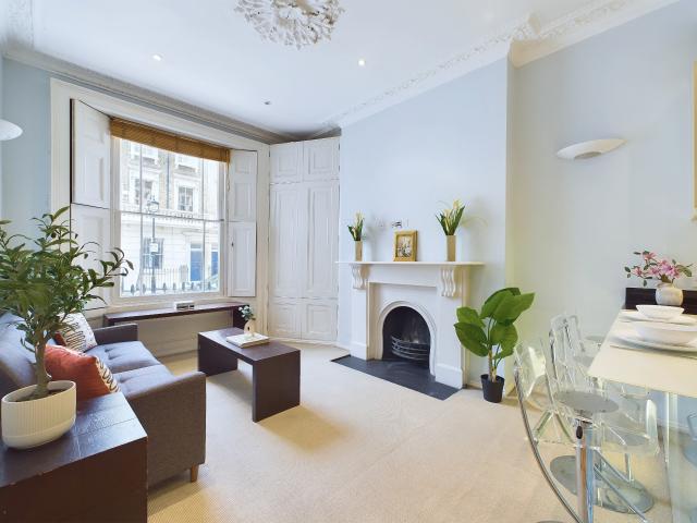 Cumberland Street, Pimlico, London, SW1V Century 21 United Kingdom