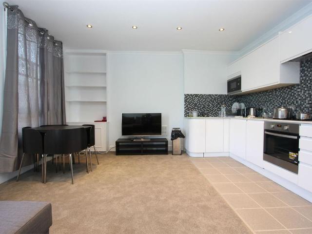 Cumberland Street, Pimlico SW1V, 2 bed flat to rent, £2,650 pcm | PrimeLocation
