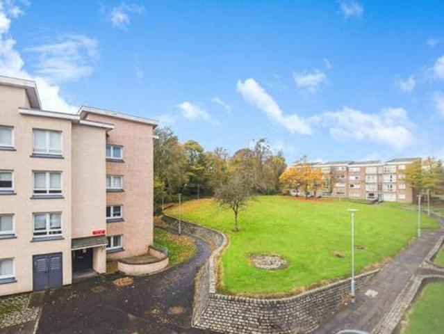 Cumbernauld, Ivanhoe Road, Glasgow, 2 Bedroom Flat