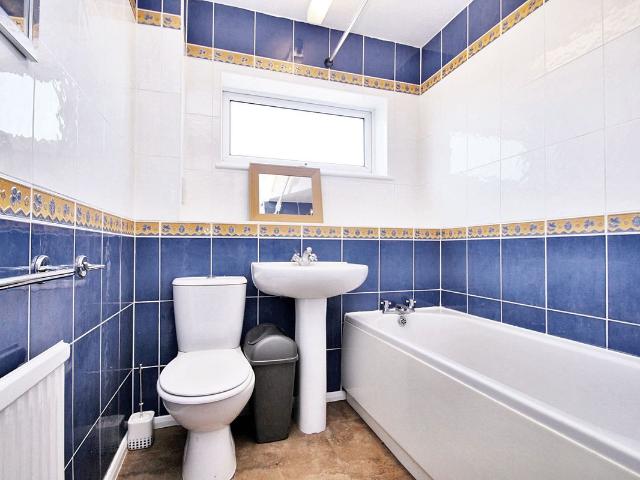 Cumbrian Way, Uxbridge UB8, 2 bed flat to rent, £1,900 pcm | PrimeLocation