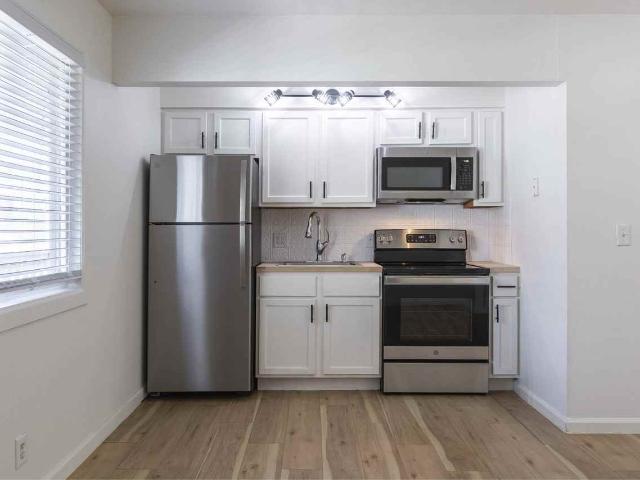 Cuming St Apartments Studio Apartment for Rent at 4644 Cuming St, Omaha, NE 68132 Dundee