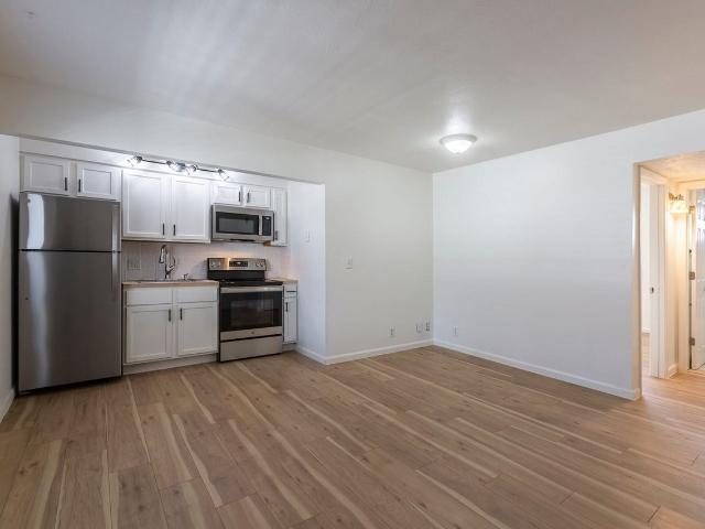 Cuming St Apartments Studio Apartment for Rent at 4644 Cuming Street, Omaha, NE 68132 Dundee