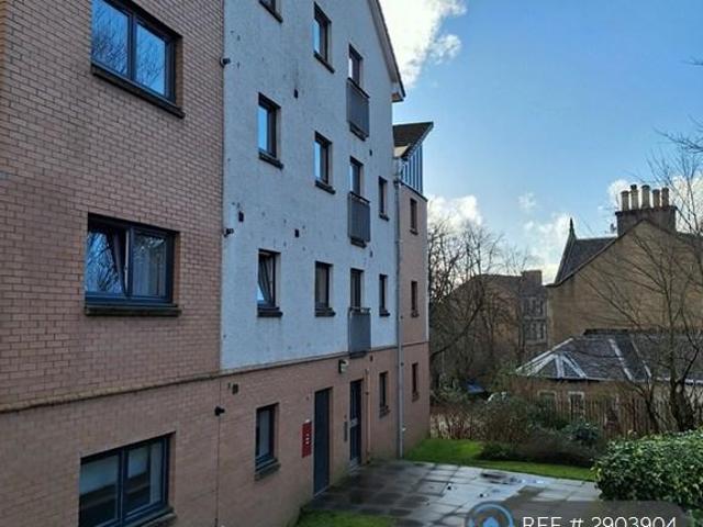 Cumlodden Drive, Glasgow, G20 2 bed flat to rent £1,000 pcm £231 pw