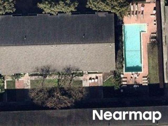 Cummins St Apt