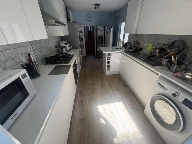 Cunliff Street, Tooting, 6 SW16, Room to rent, £750 pcm | PrimeLocation