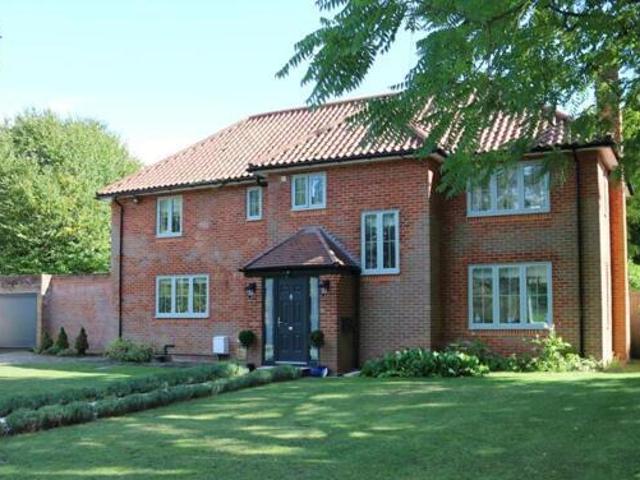 Cunliffe Close, Headley, 4 Bedroom Detached