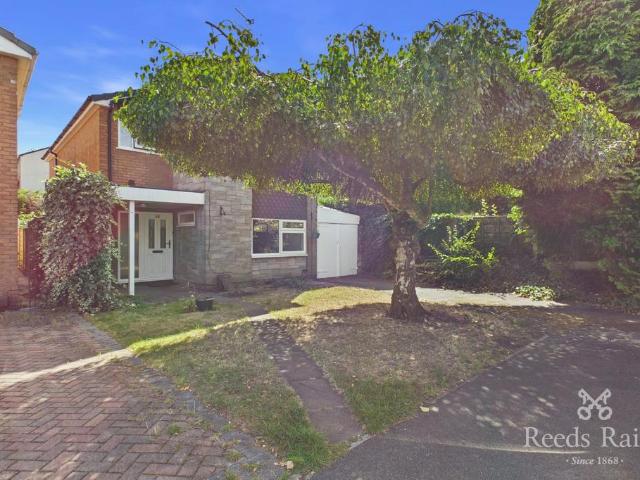 Cunliffe Drive, Greater Manchester M33 4 bed detached house to rent £1,895 pcm £437 pw