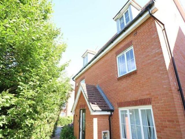 Cunningham Avenue, Hatfield, 6 Bedroom House