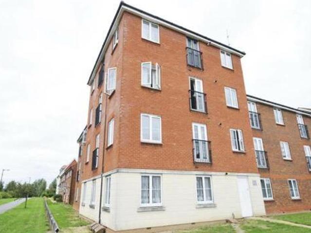 Cunningham Avenue, Hatfield, 2 Bedroom Flat