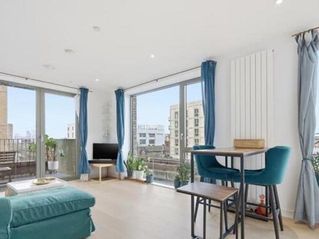 Cunningham Avenue, London, 2 Bedroom Apartment