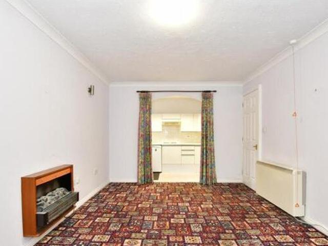 Cunningham Close, Romford, 1 Bedroom Flat