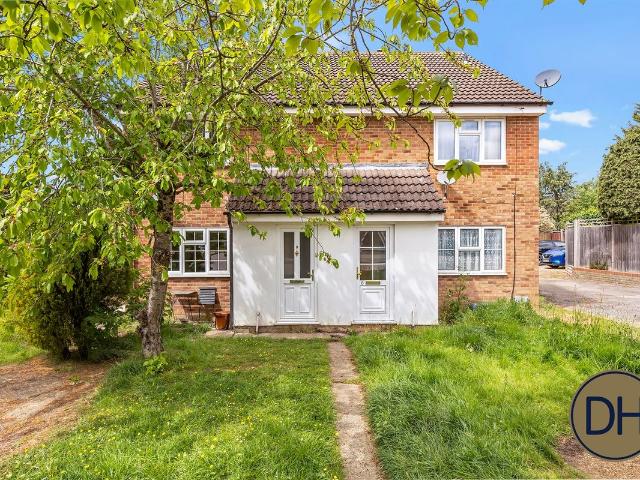 Cunningham Rise, North Weald Bassett, Essex CM16, 1 bed maisonette to rent, £1,050 pcm | PrimeLocation