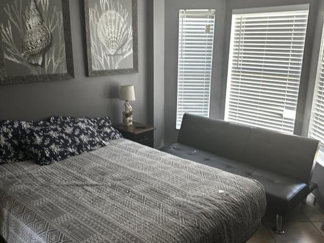 Cuarto amplio – Casa tranquila – Todo incluido – $