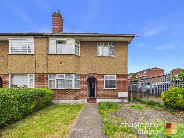 Cuba Drive, Enfield, Greater London. 2 bed maisonette to rent £1,700 pcm £392 pw