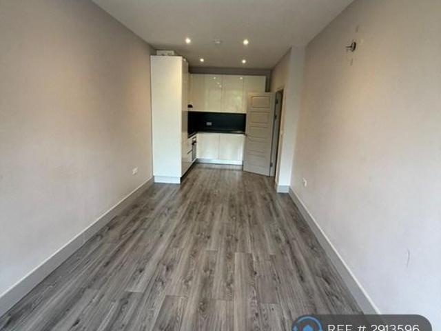 Cube House, Stoke Mandeville. 1 bed flat to rent £1,050 pcm £242 pw