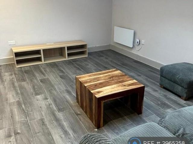 Cube House, Stoke Mandeville. 2 bed flat to rent £1,370 pcm £316 pw