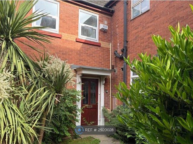 Cuckoos Rest, Telford TF4, 2 bed flat to rent, £825 pcm | PrimeLocation