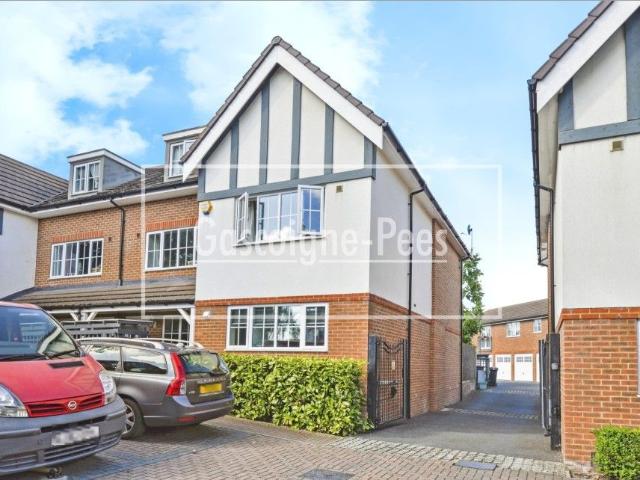 Cuddington Avenue, Worcester Park KT4, 4 bed property to rent, £3,300 pcm | PrimeLocation