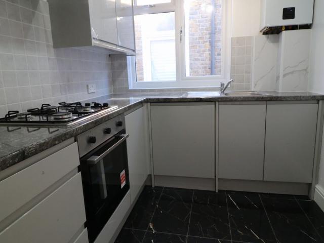 Culverley Road, London SE6, 2 bed flat to rent, £1,700 pcm | PrimeLocation